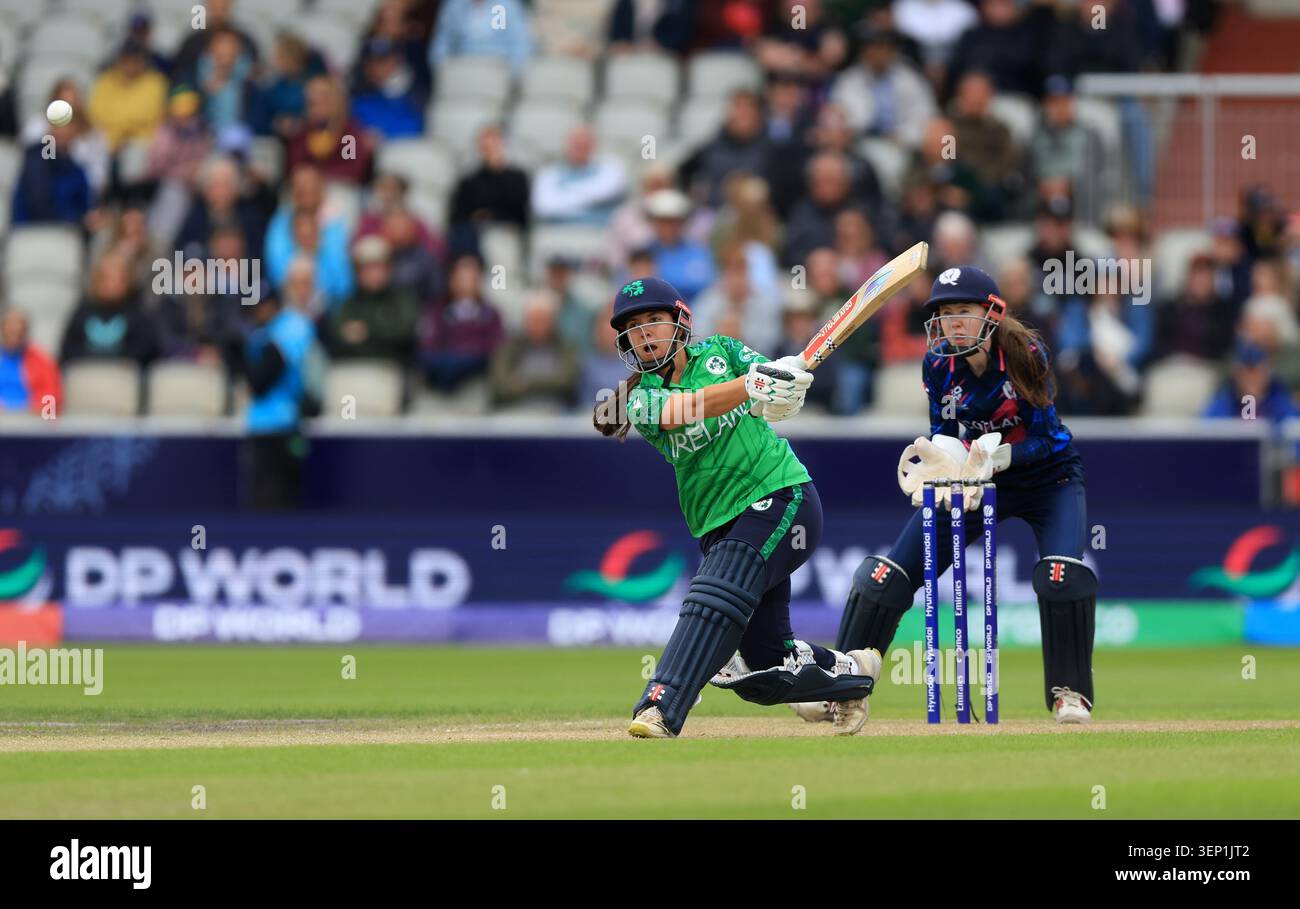 Ireland's Amy Hunter during the ICC Women's T20 World Cup, Group 2 ...