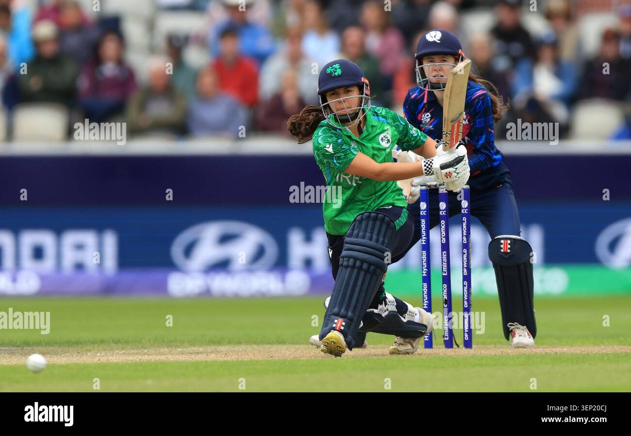 Ireland's Amy Hunter during the ICC Women's T20 World Cup, Group 2 ...