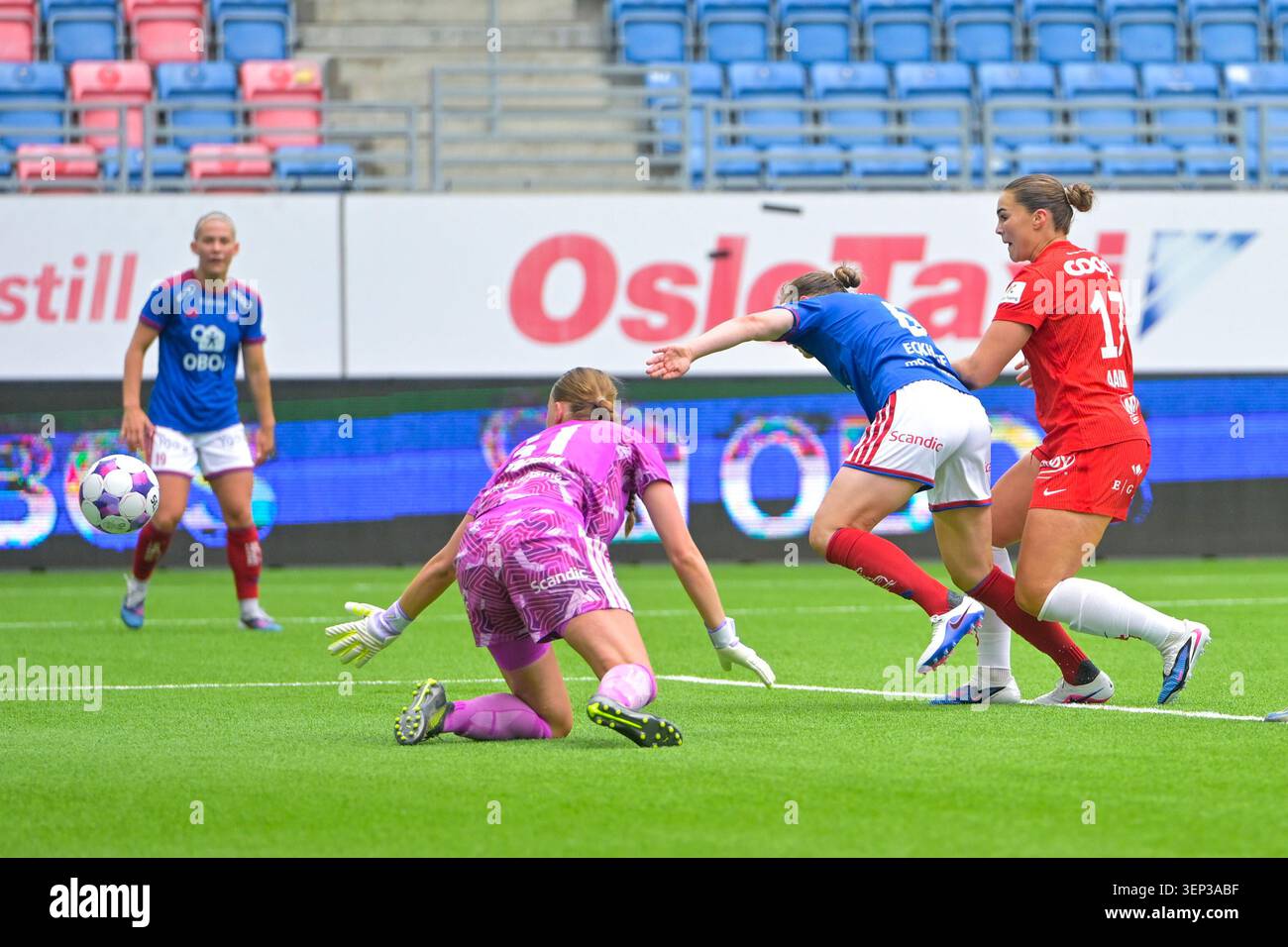 Oslo 20260613. Brann cheers after scoring by Brenna Lovera in the ...