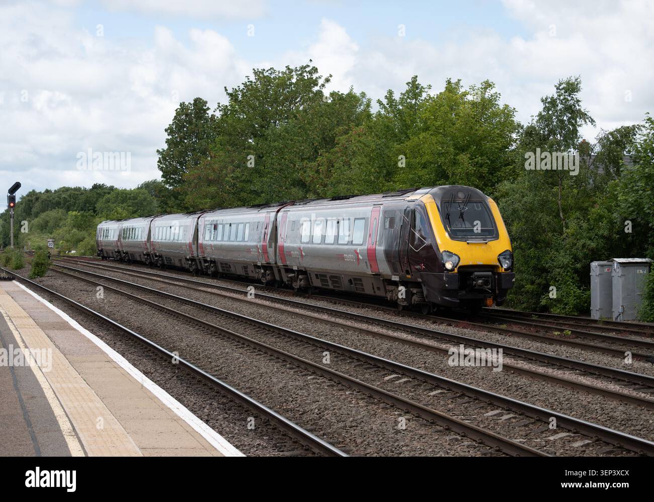 CrossCountry Class 221 Voyager diesel train approaching Leamington Spa ...