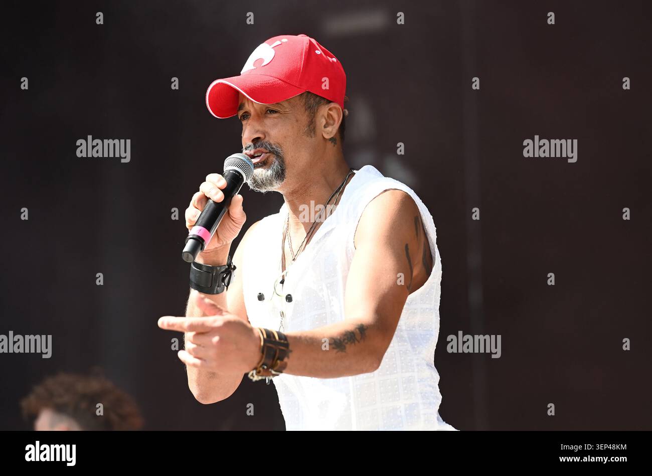 Mark MEDLOCK, singer, musician, singing, vocals, concert, Island Fever ...