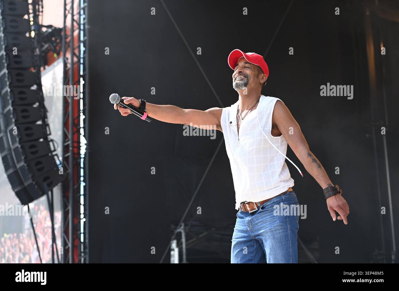 Mark MEDLOCK, singer, musician, singing, singing, concert, Island Fever ...