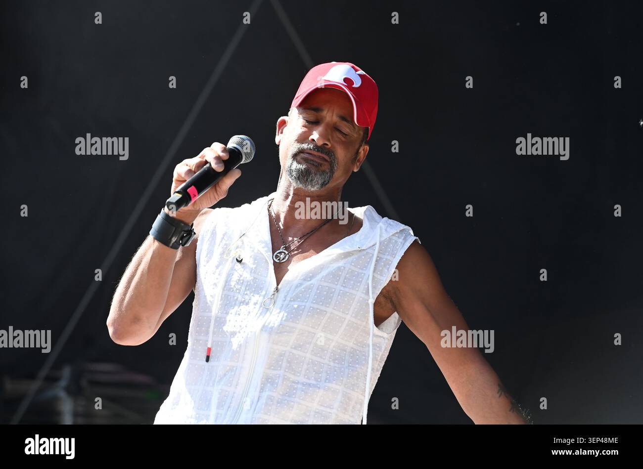 Mark MEDLOCK, singer, musician, singing, singing, concert, Island Fever ...