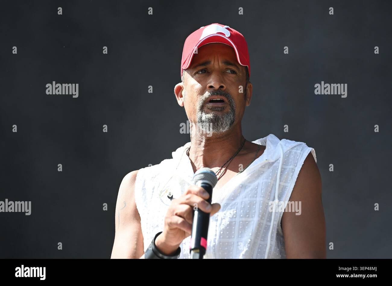 Mark MEDLOCK, singer, musician, singing, vocals, concert, Island Fever ...