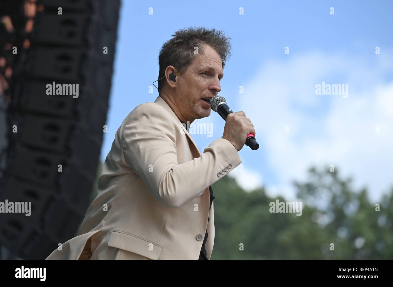 Joerg BAUSCH, Jörg, Saenger, Musiker, singend, Gesang, Konzert ...