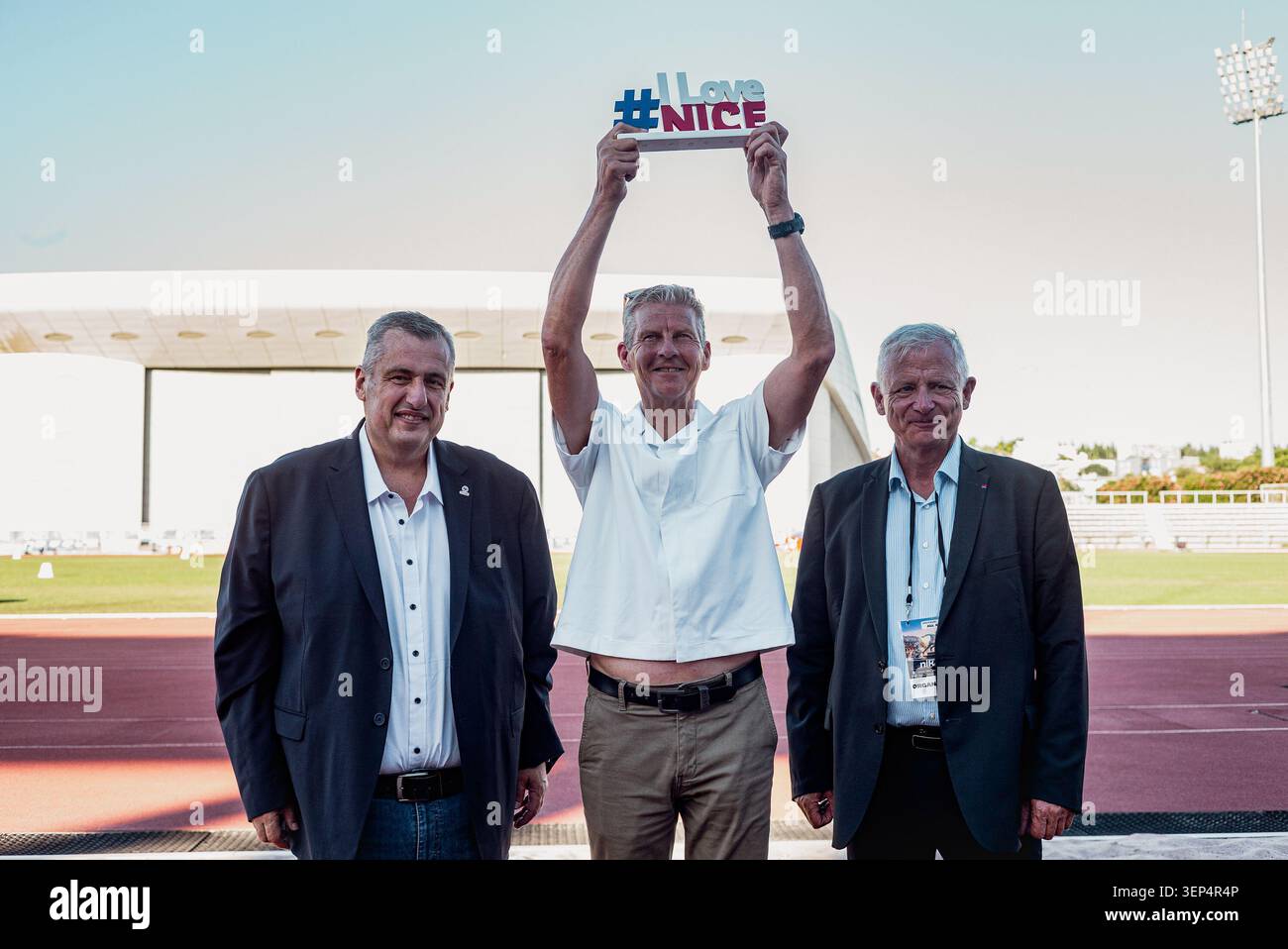 Steve Cram and Benoist CANDEL, during the athletic meeting of Nice at ...