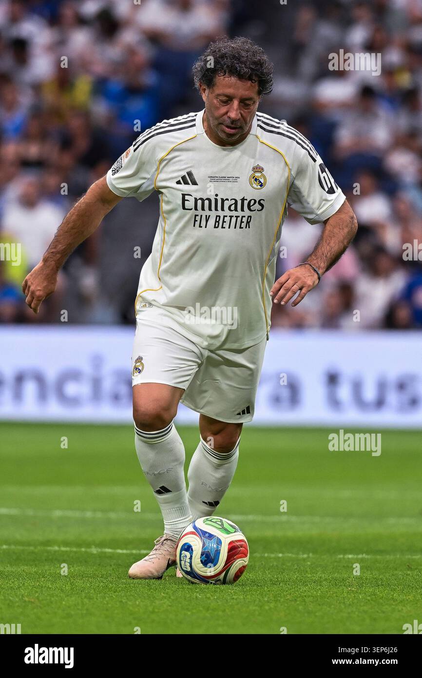 Paco Leon of Real Madrid Legends seen in action during the Corazon ...