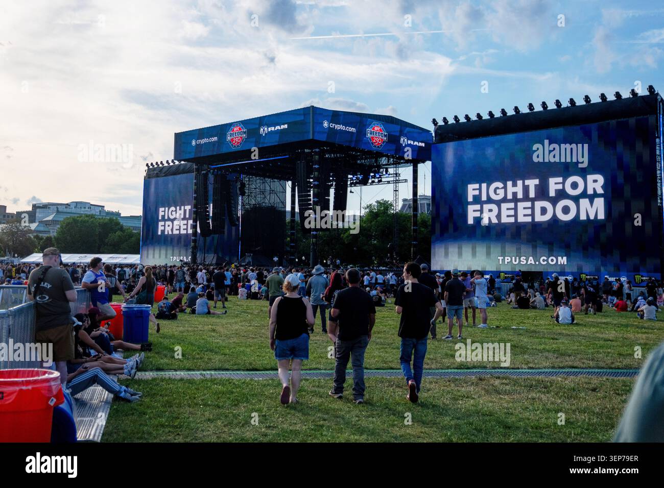 The UFC Fan Fest on the White House Ellipse ahead of Sunday's fight on ...