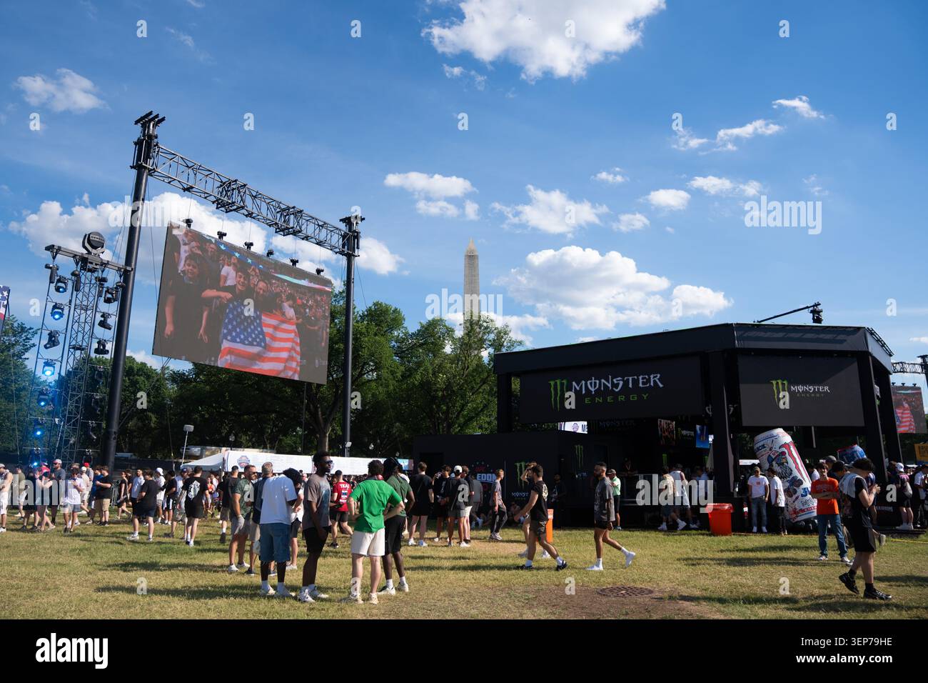 UFC Fan Fest on the White House Ellipse ahead of Sunday's fight on the ...