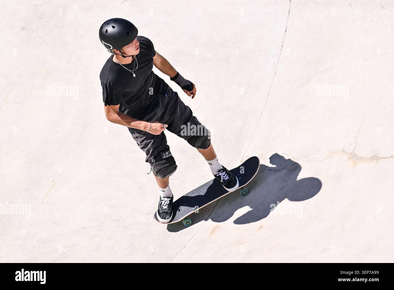 IPA85661089 - Luke KAHLER (USA) practices before the Men's Semifinal of ...