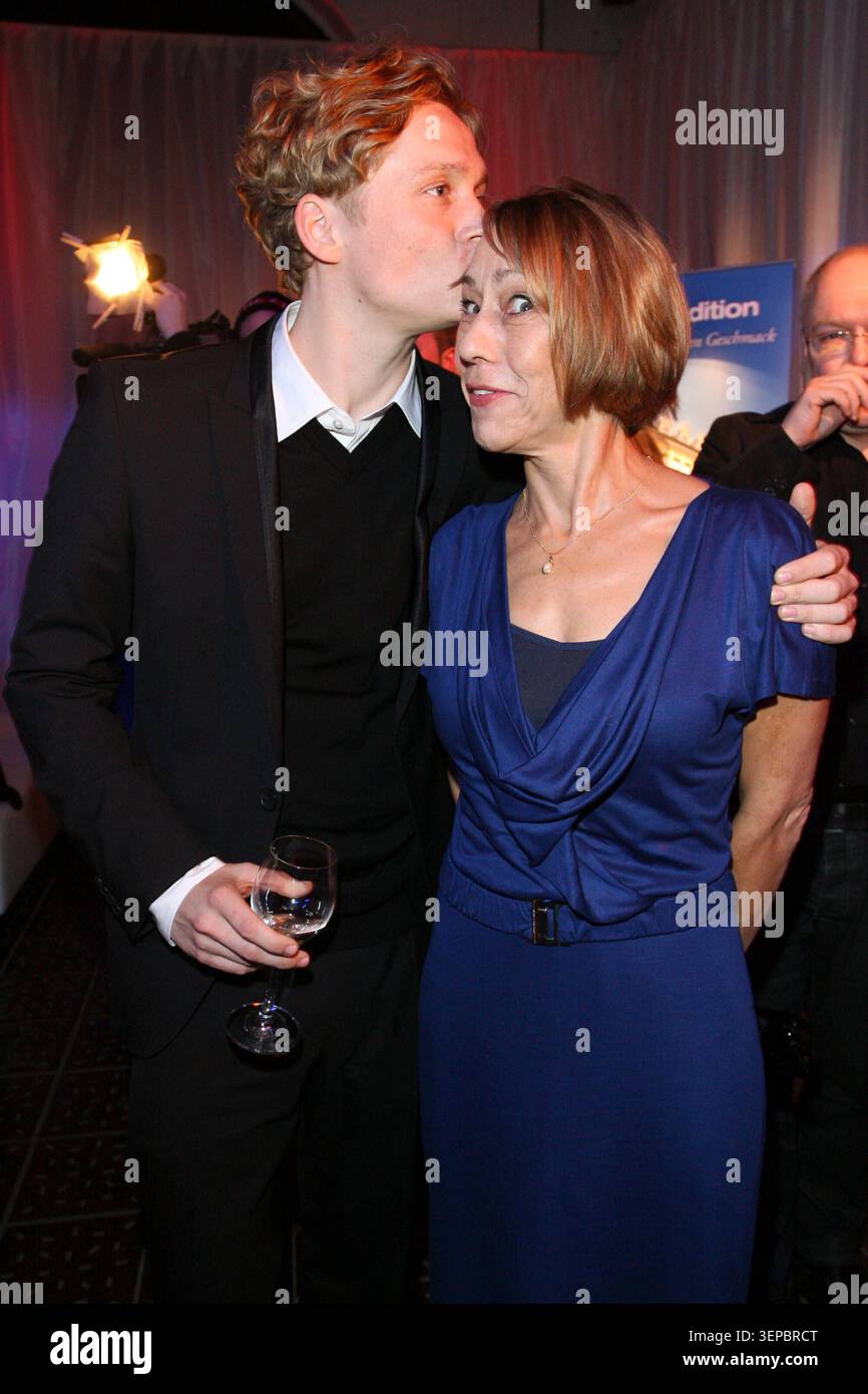 Matthias Schweighöfer mit Mutter Gitta - RubbeldieKatz Premiere ...