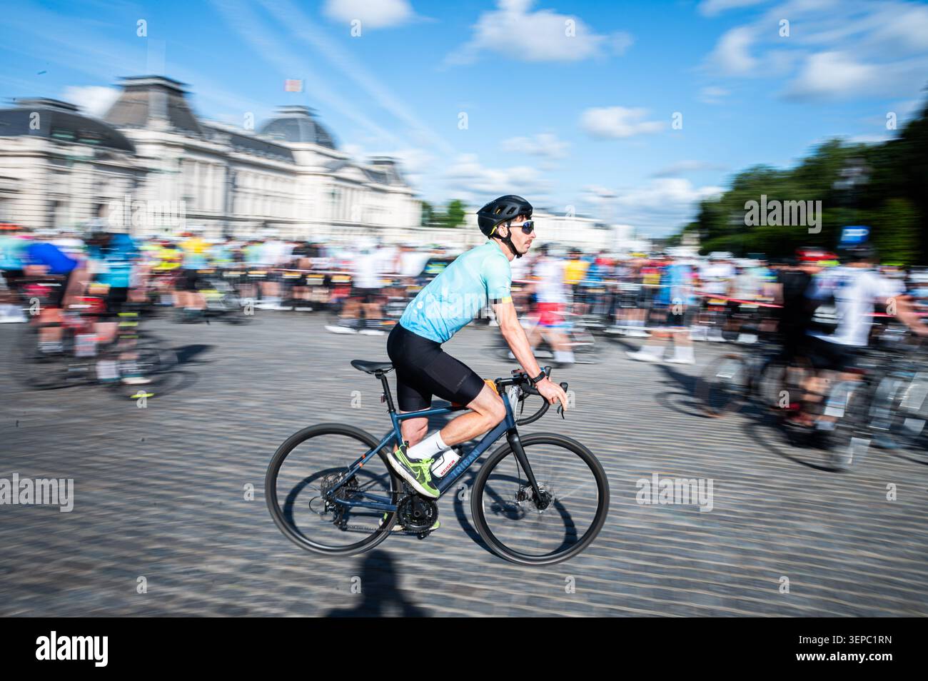 Amateur cyclists pictured at the start of The BXL tour, 40 Km cycling ...