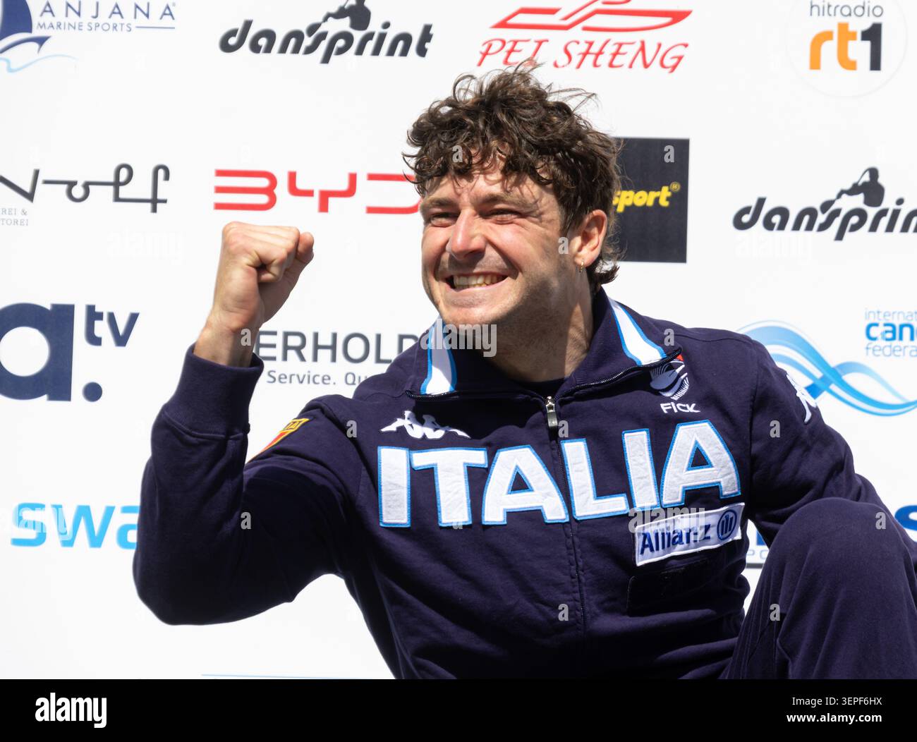 Raffaelo IVALDI (ITA, Italien, Sieger Einer Canadier, C1), Siegerehrung ...