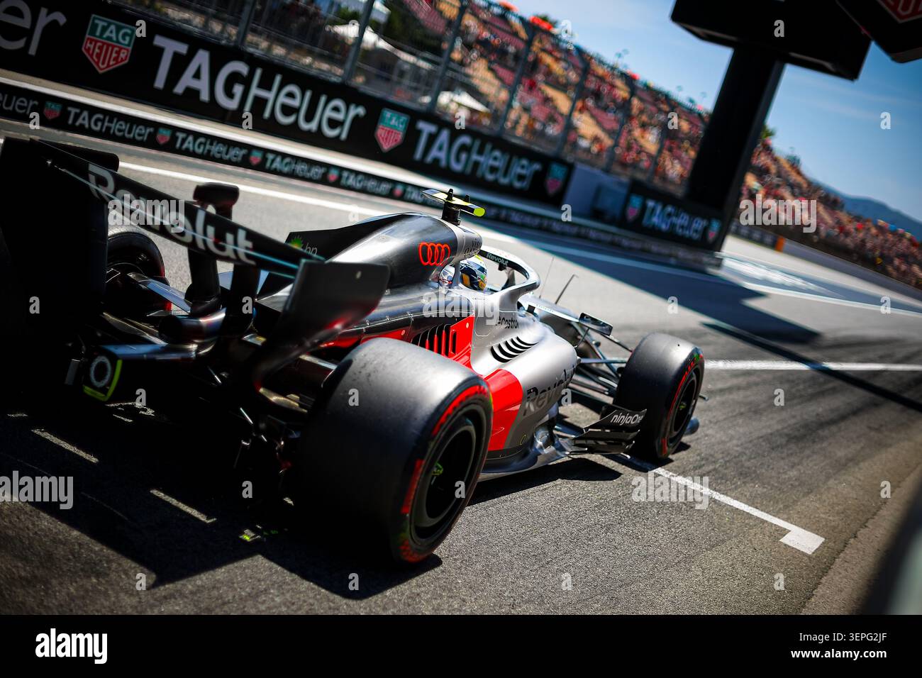 IPA85693042 - 05 Gabriel Bortoleto (BRA), Revolut Audi F1 Team R26 ...