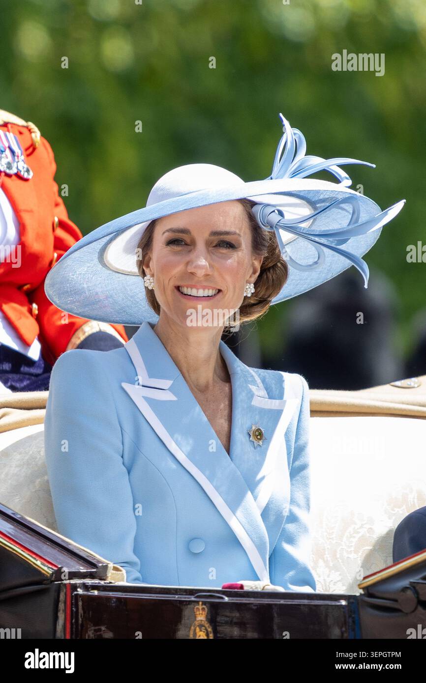 Catherine, Princess of Wales in an Ascot Landau carriage on The Mall ...