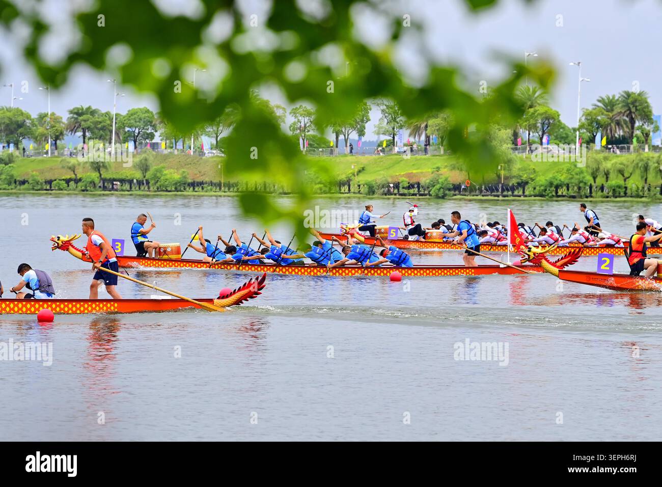 Teams compete during the 2026 Lushan Cup Yangtze River Economic Belt ...