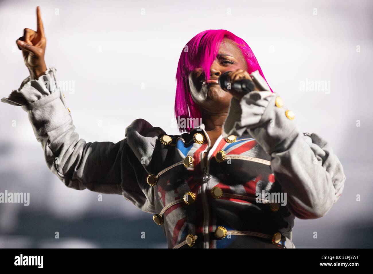 Ghanaian‑American singer Amaarae performs on stage during Primavera ...
