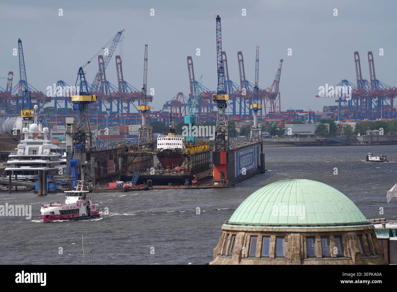 15 June 2026, Hamburg: The steam icebreaker "Stettin" is on display in ...