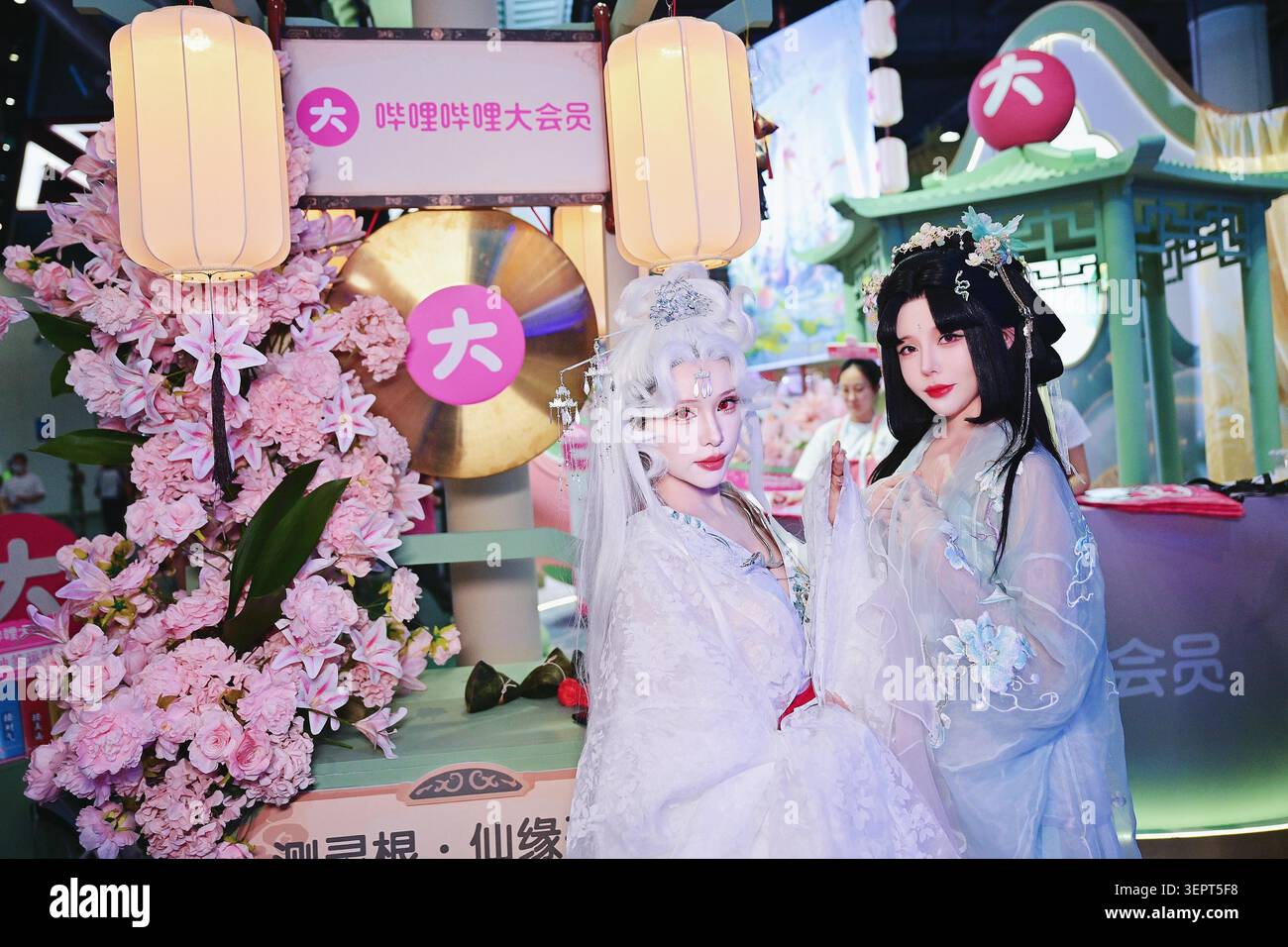 Visitors enjoy exhibits at the 22nd China International Cartoon ...