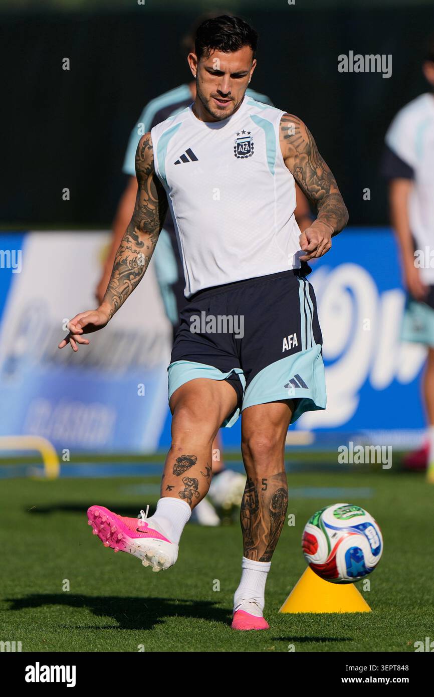 Argentina's Leandro Paredes practices for the World Cup soccer ...
