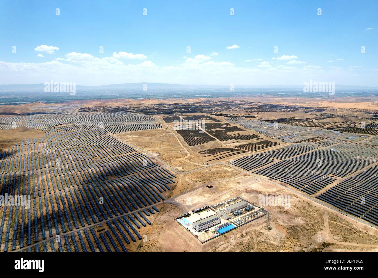 Solar panels generate green energy in the Gobi Desert of Zhongning ...