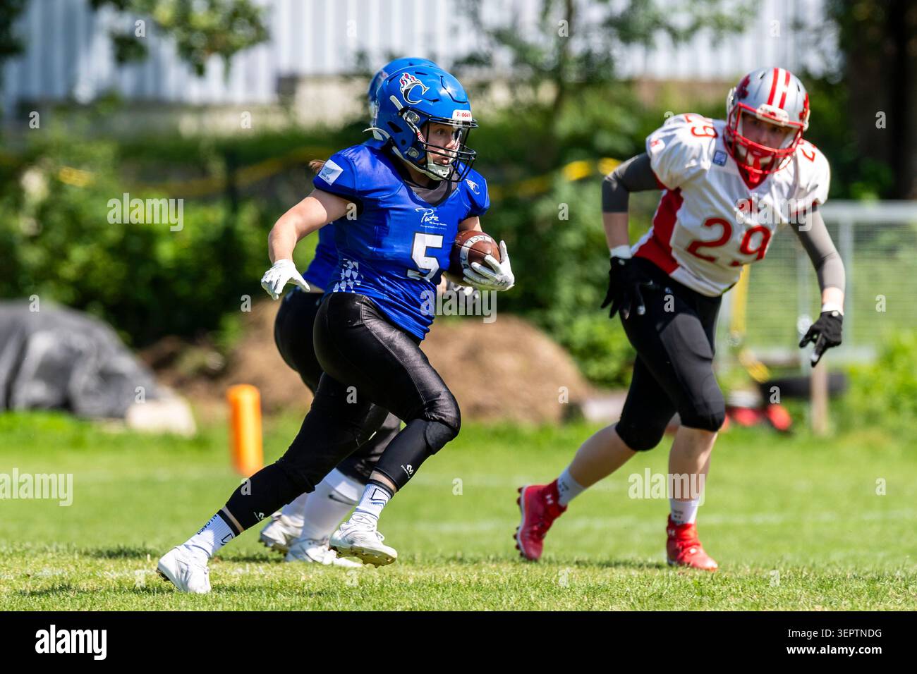 Kathrin Lochbrunner (RB, Allgaeu Comets Ladies, #5) mit Magdalena Vater ...