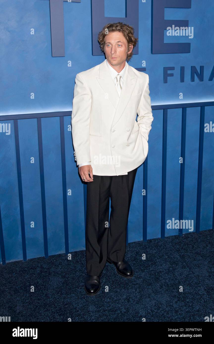 Jeremy Allen White at the Final Family Meal event for Season 5 of the ...