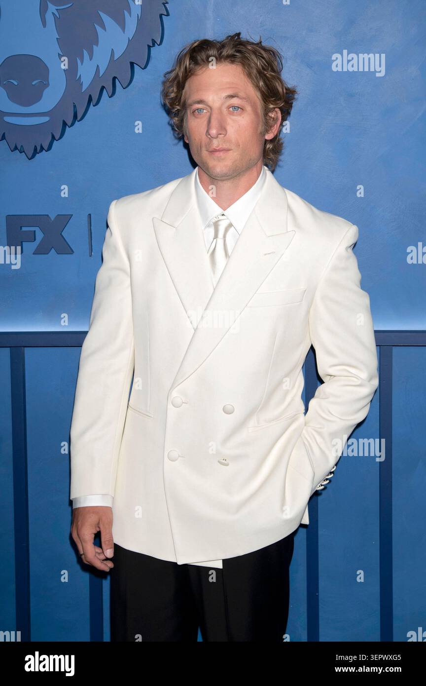 Jeremy Allen White at the Final Family Meal event for Season 5 of the ...