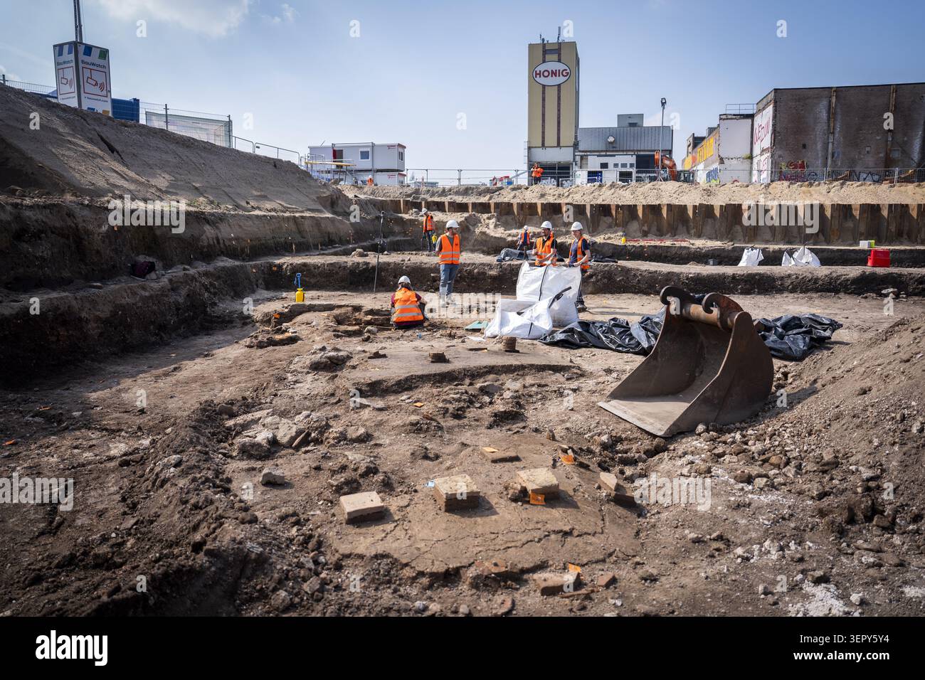 NIJMEGEN - Excavations at the site where a large part of a Roman ...