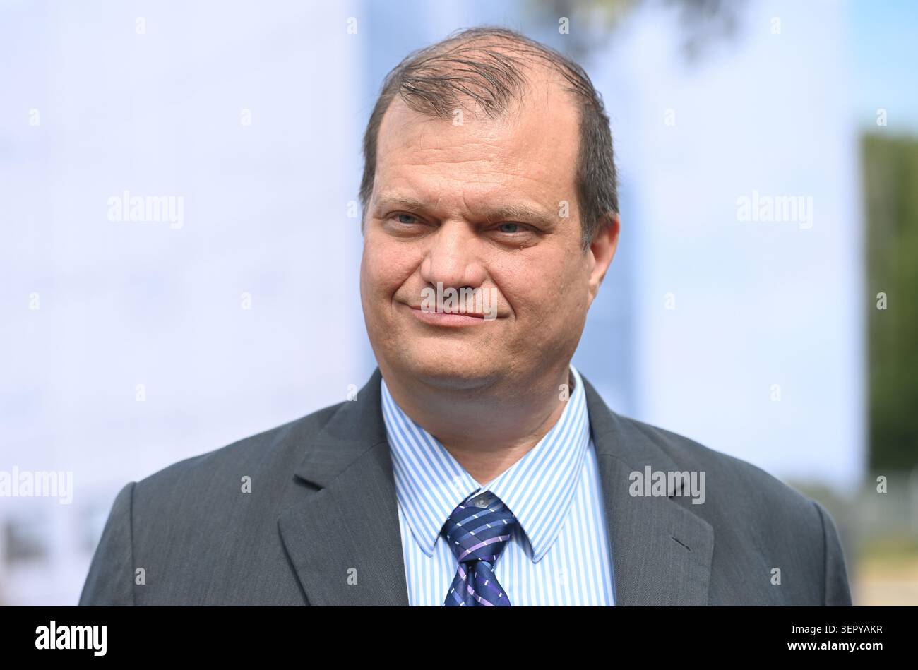 Dr. Florian SCHWANDNER, Director Applications and Science, German Space ...