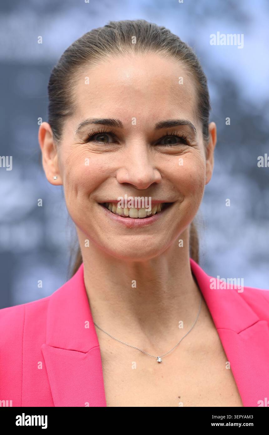 Kristina STERZ, moderator, WDR, OWL Aktuell, Portrait, portrait ...