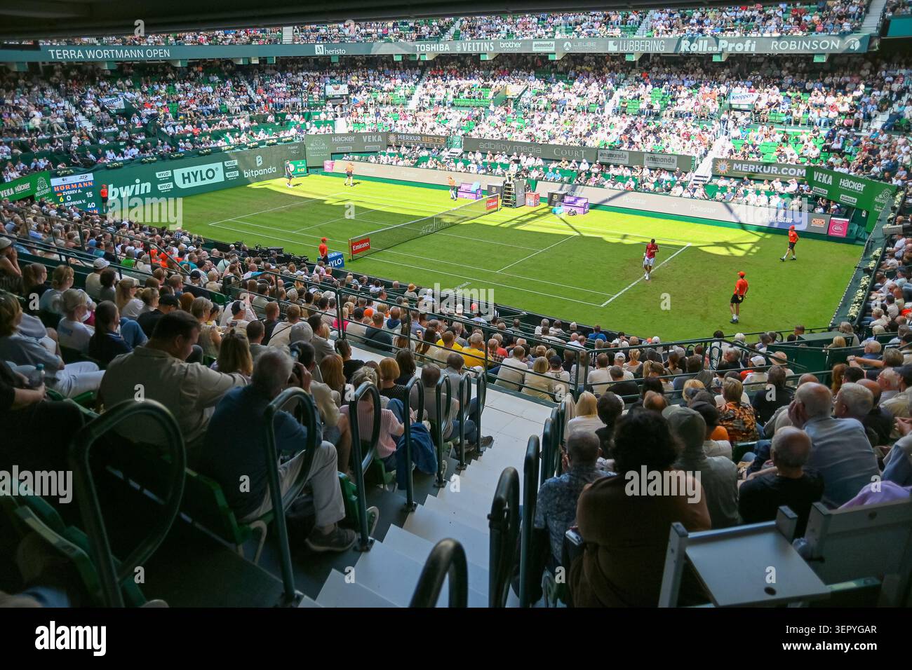 Halle, Deutschland. 16th June, 2026. Blick in die volle heristo-Arena ...