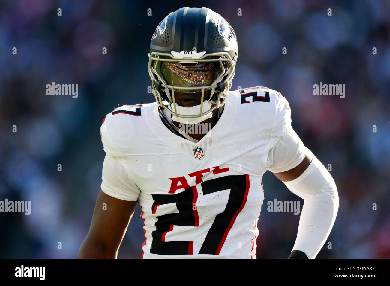 FILE - Atlanta Falcons linebacker James Pearce Jr. (27) prepares to ...