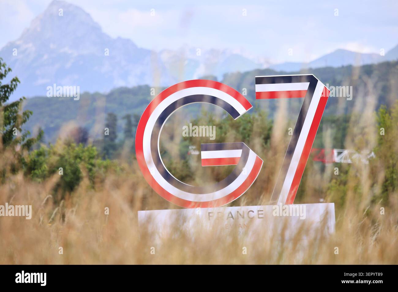 Frankreich, 16.06.2026: G7-Gipfel: Logo des Gipfels in Évian-les-Bains ...