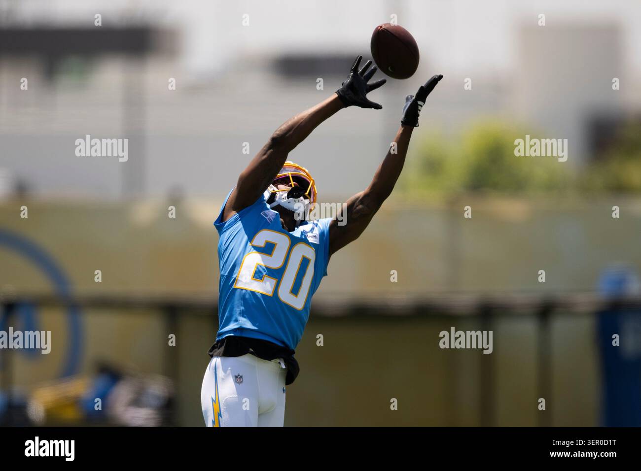 Los Angeles Chargers cornerback Cam Hart catches the ball during the ...
