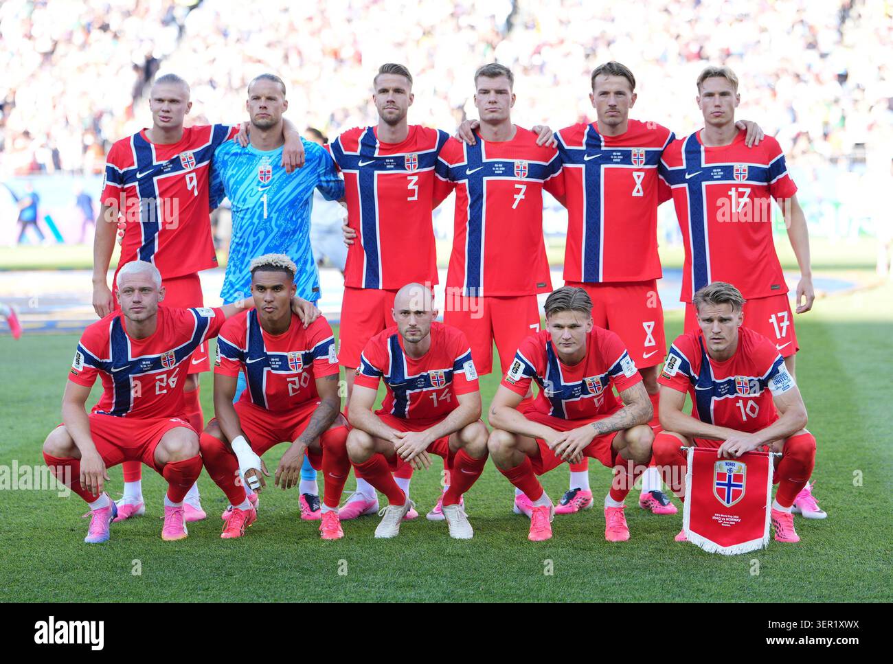 (260617) -- BOSTON, June 17, 2026 (Xinhua) -- Players of Norway pose ...