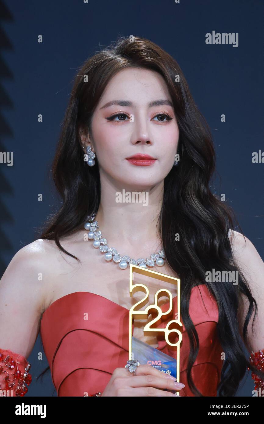 Chinese actress Dilraba receives the Best TV Actress award for 'Sword ...
