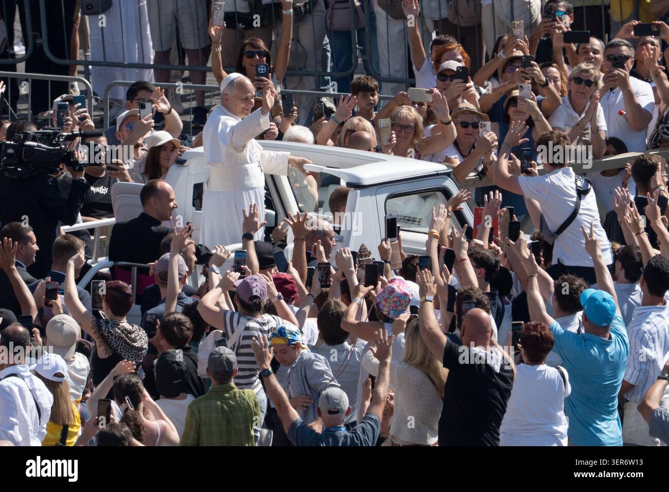 His Holiness Pope Leo XIV attends the usual Wednesday general audience ...