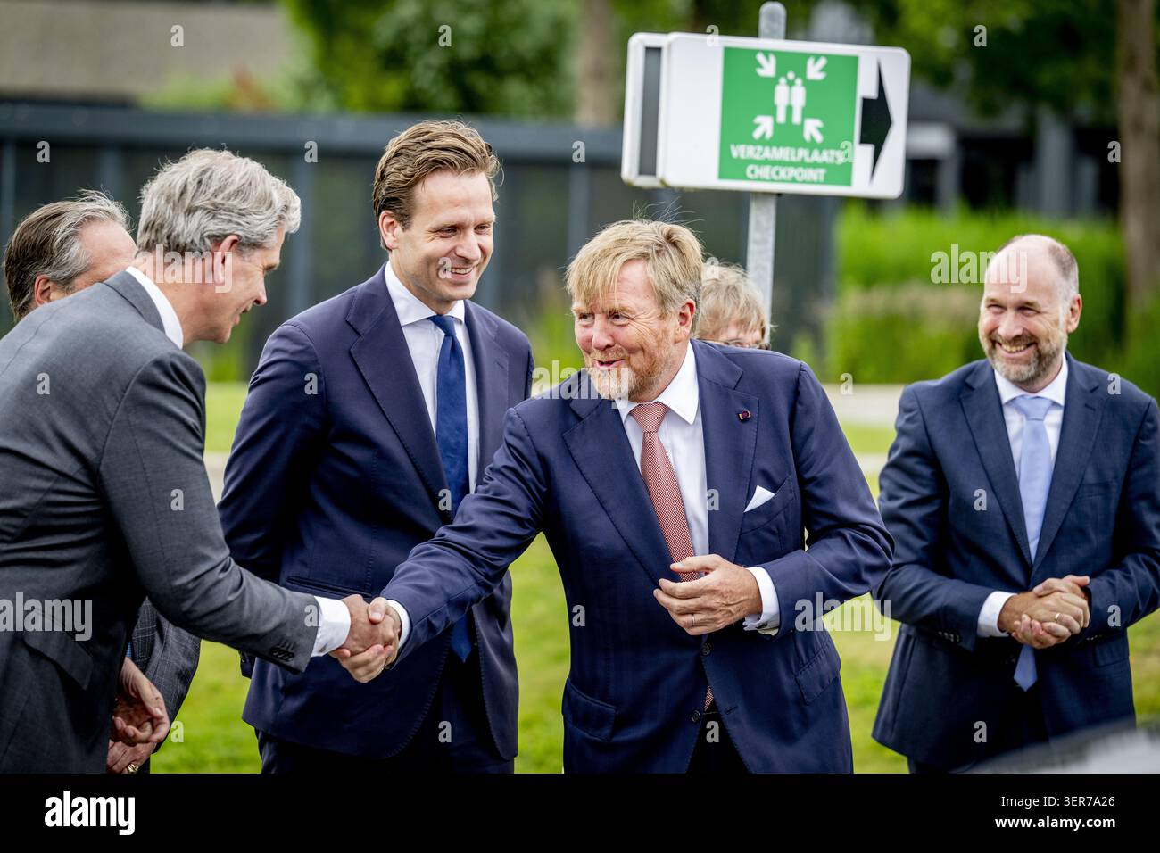 DELFT - King Willem-Alexander and Japanese Emperor Naruhito during a ...