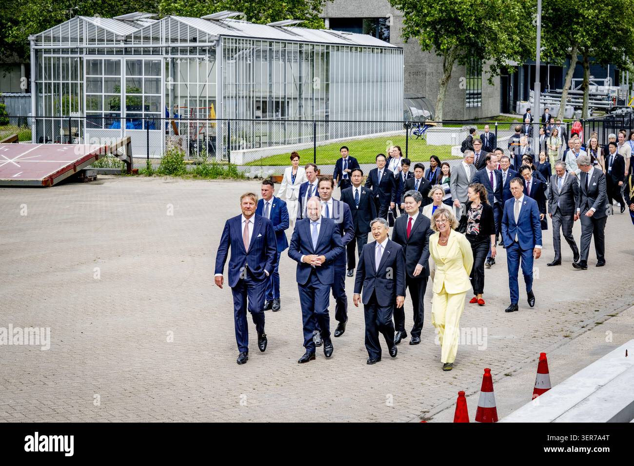 DELFT - King Willem-Alexander and Japanese Emperor Naruhito during a ...