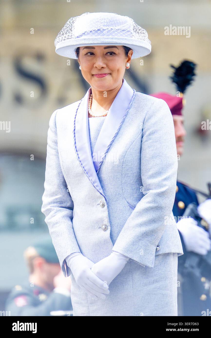 AMSTERDAM - Empress Masako at the wreath laying ceremony on Dam Square ...