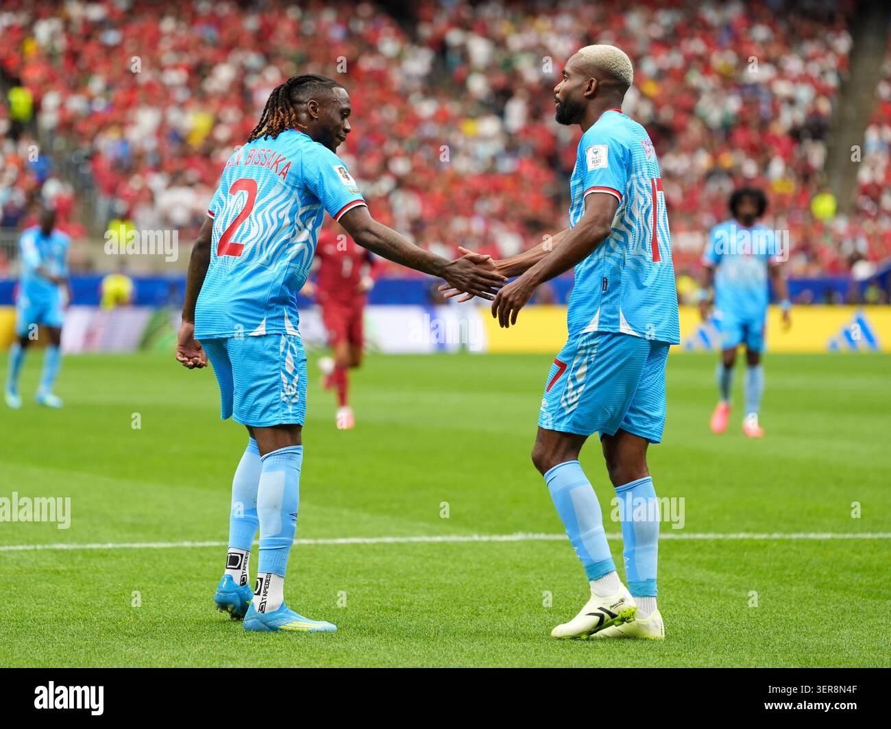 Aaron Wan-Bissaka (DR Kongo, #2) und Cedric Bakambu (DR Kongo, #17) USA ...
