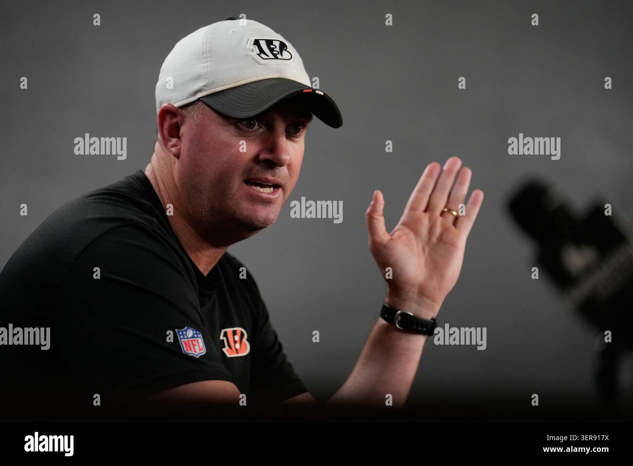Cincinnati Bengals head coach Zac Taylor speaks during an NFL football ...
