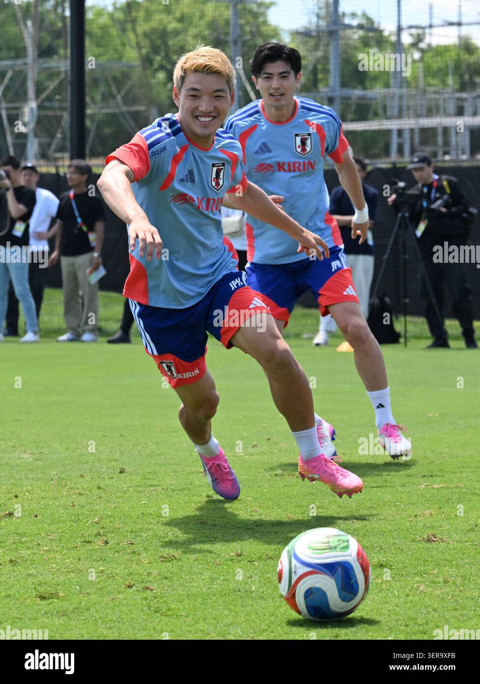 Ritsu DOAN, front, and other members of the Japan national football ...