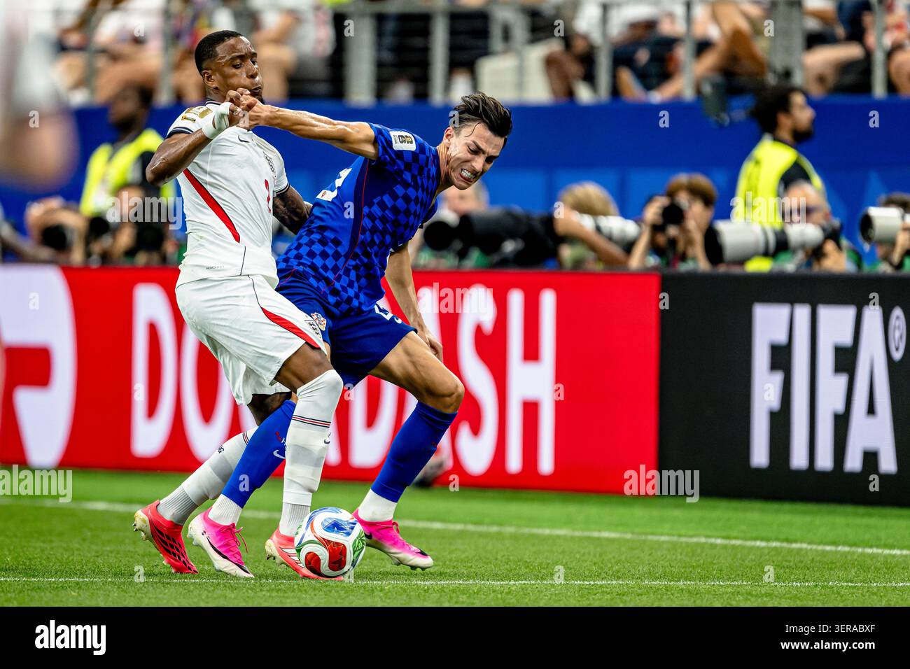 DALLAS - (lr) Petar Musa of Croatia and Ezri Konsa of England during ...