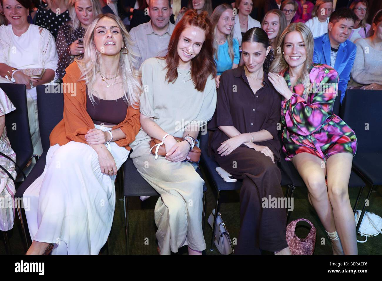 Ernsting s family Fashion Show Sarah Mangione, Sandra Hunke, Nadine ...