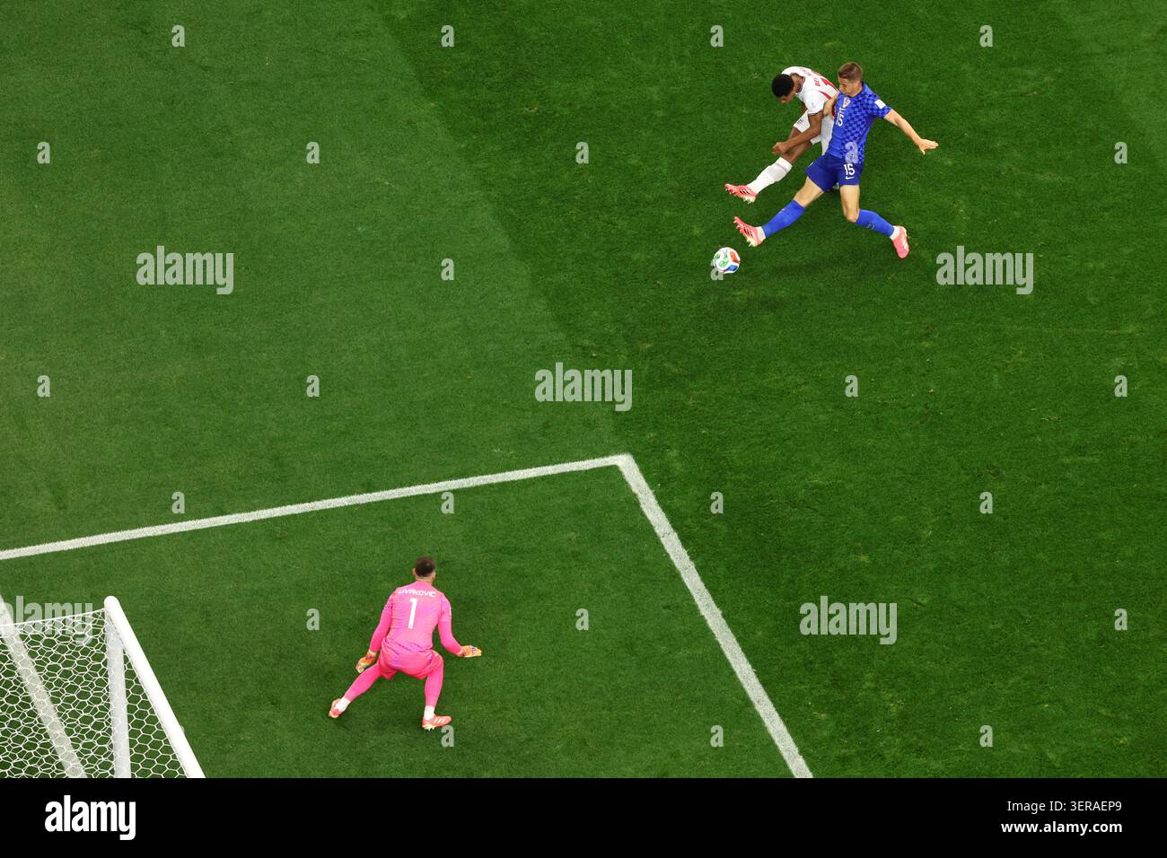 England's Jude Bellingham (10) scores their third goal during the World ...