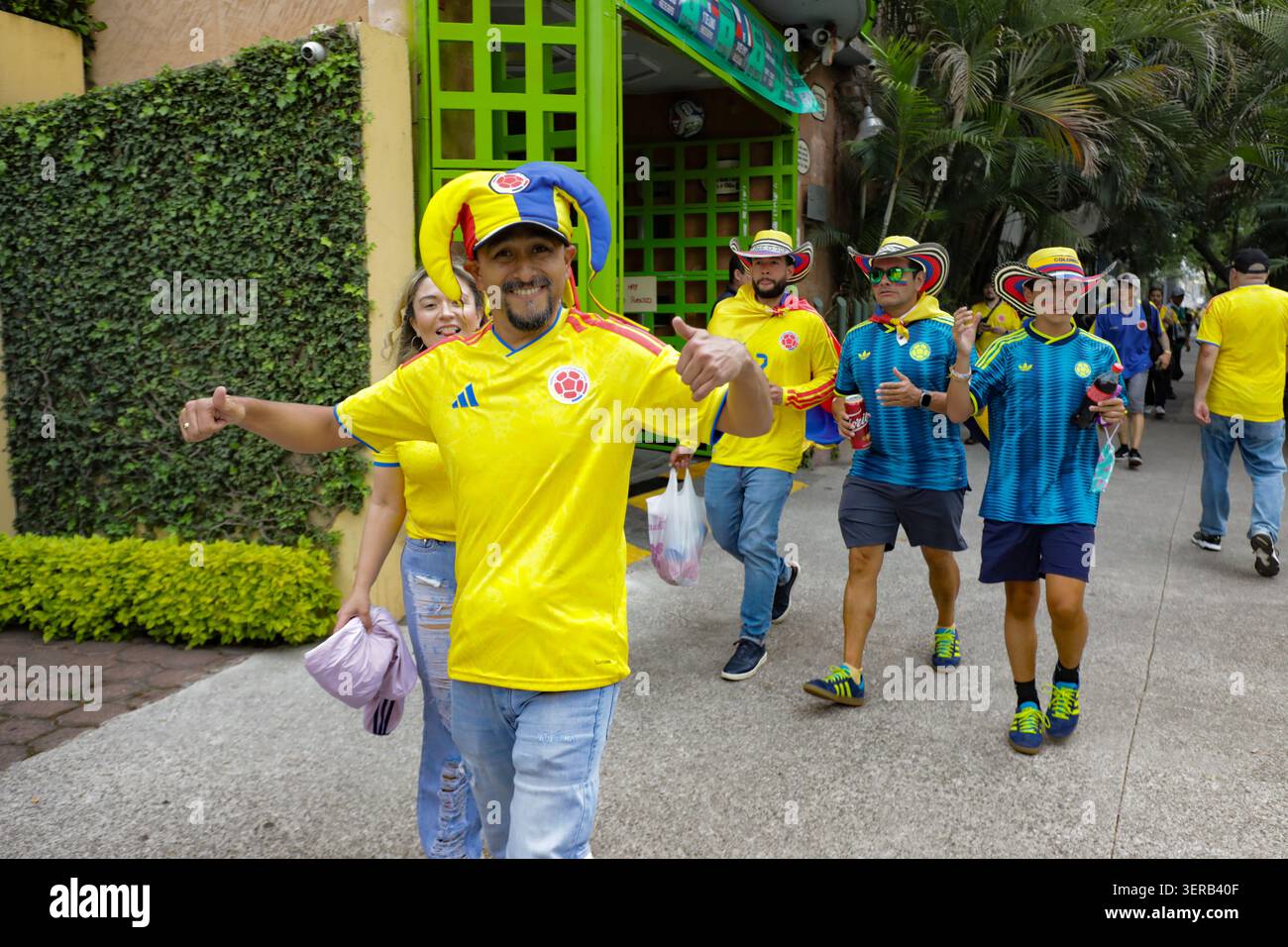 Colombia national team fans walks to Mexico City Stadium to support ...