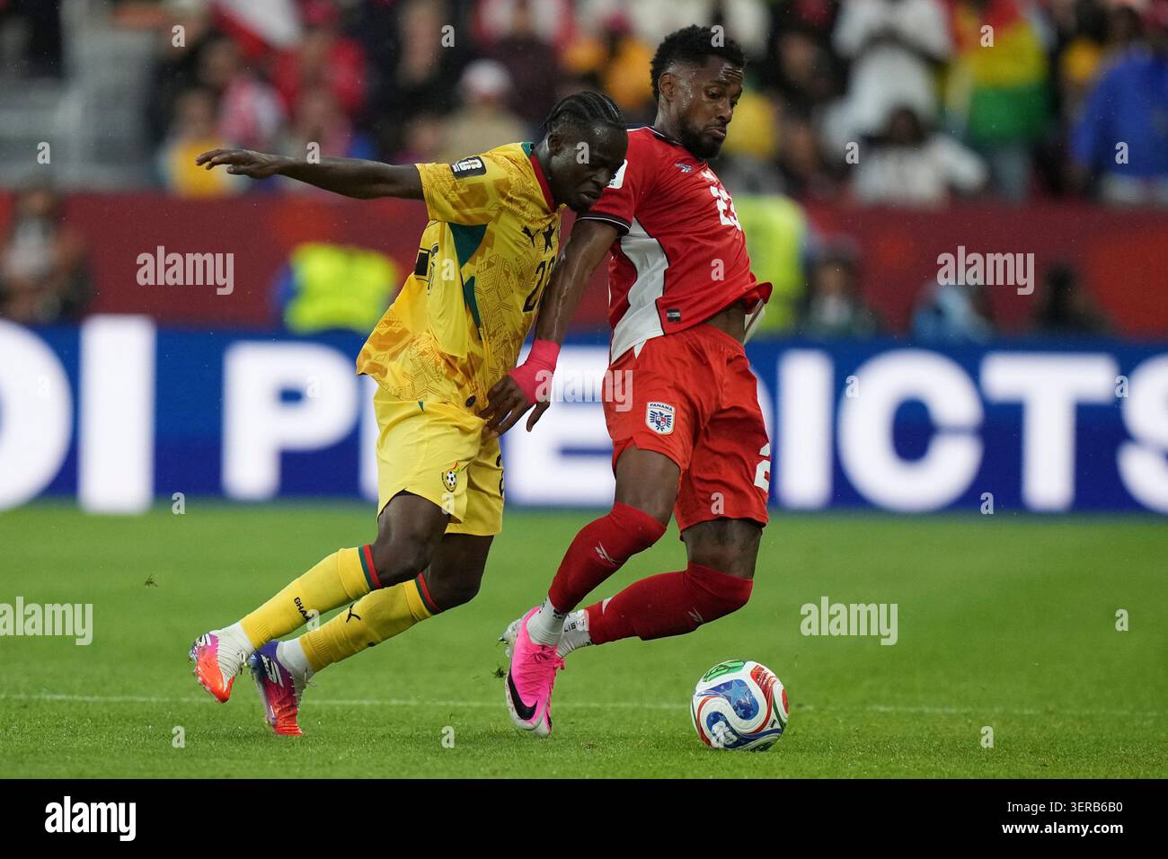 Ghana's Kamaldeen Sulemana, left, and Panama's Amir Murillo fight for ...