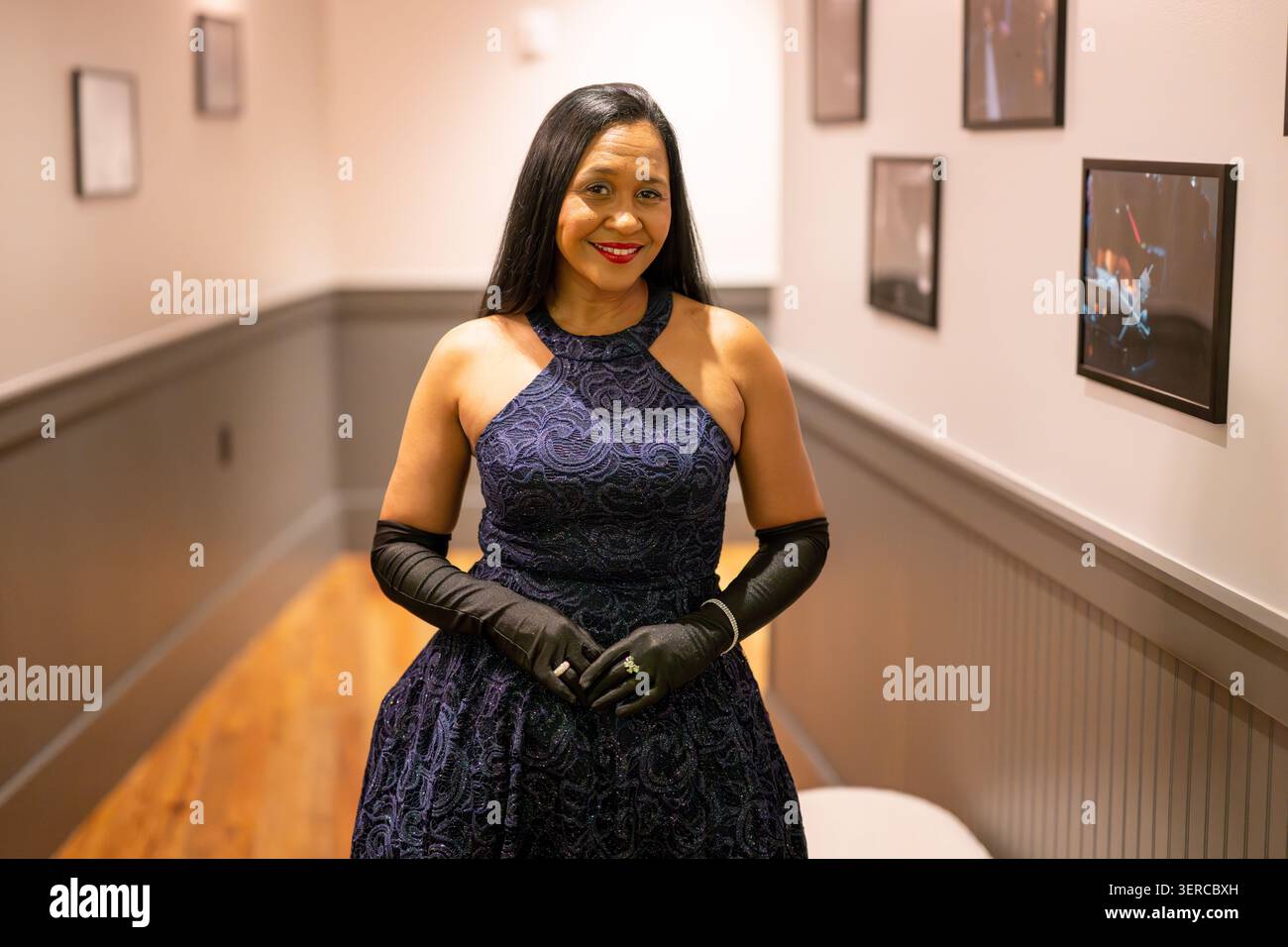 Jazz artist Trisha Jones pose backstage at Doc’s Jazz Club in Houston ...